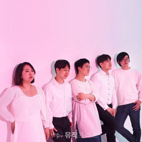 [인터뷰] "어쩌면 당신의 이야기가 될 노래들"...밴드 '희야(Heeya)'